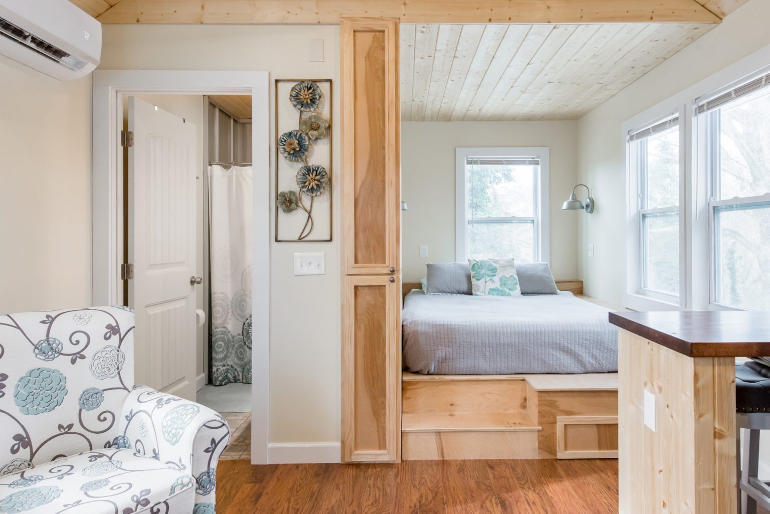 Living 200 Sqft Tiny House - USA