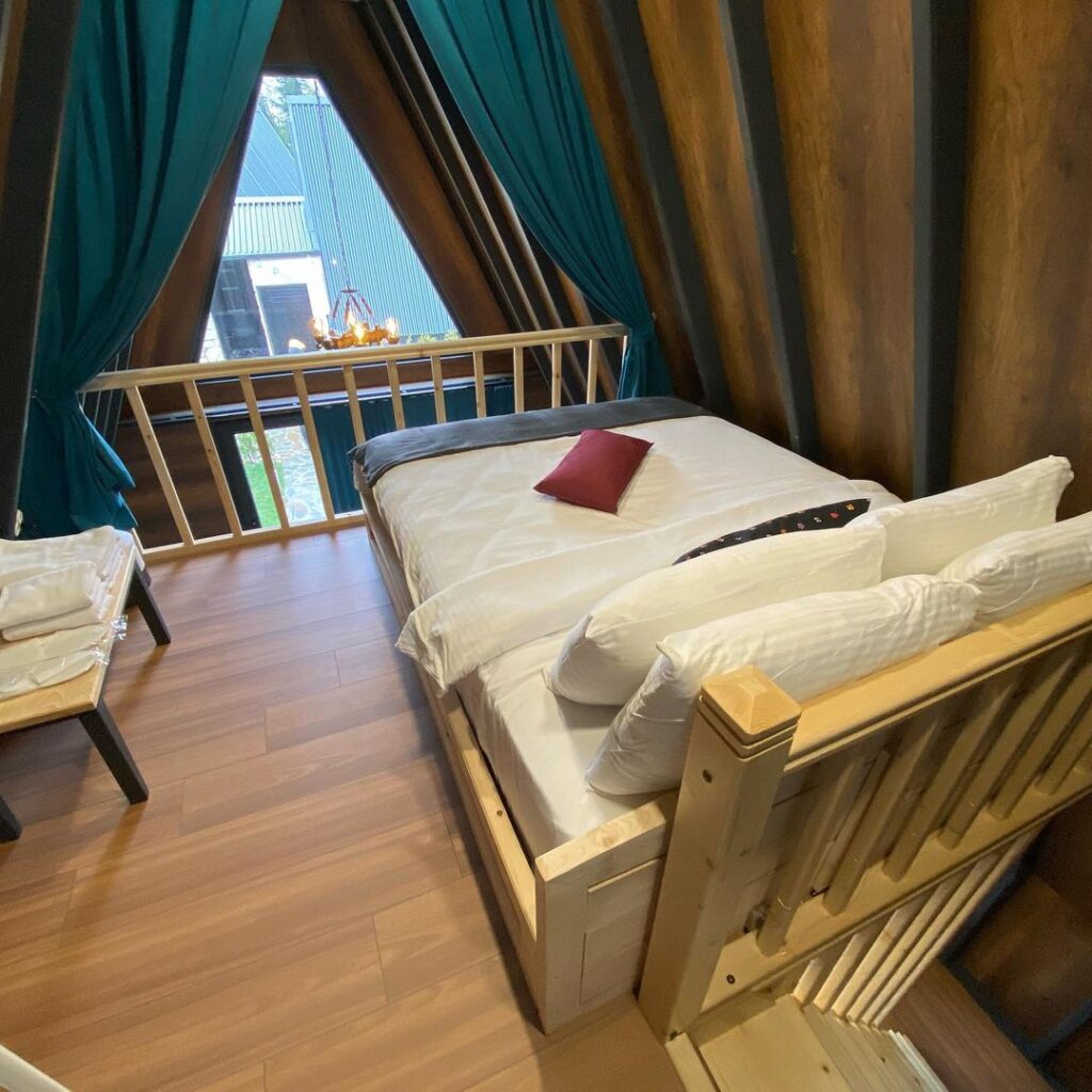 A-Frame House With Lake View