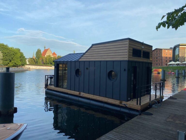 Tiny Floating House: Much More Free