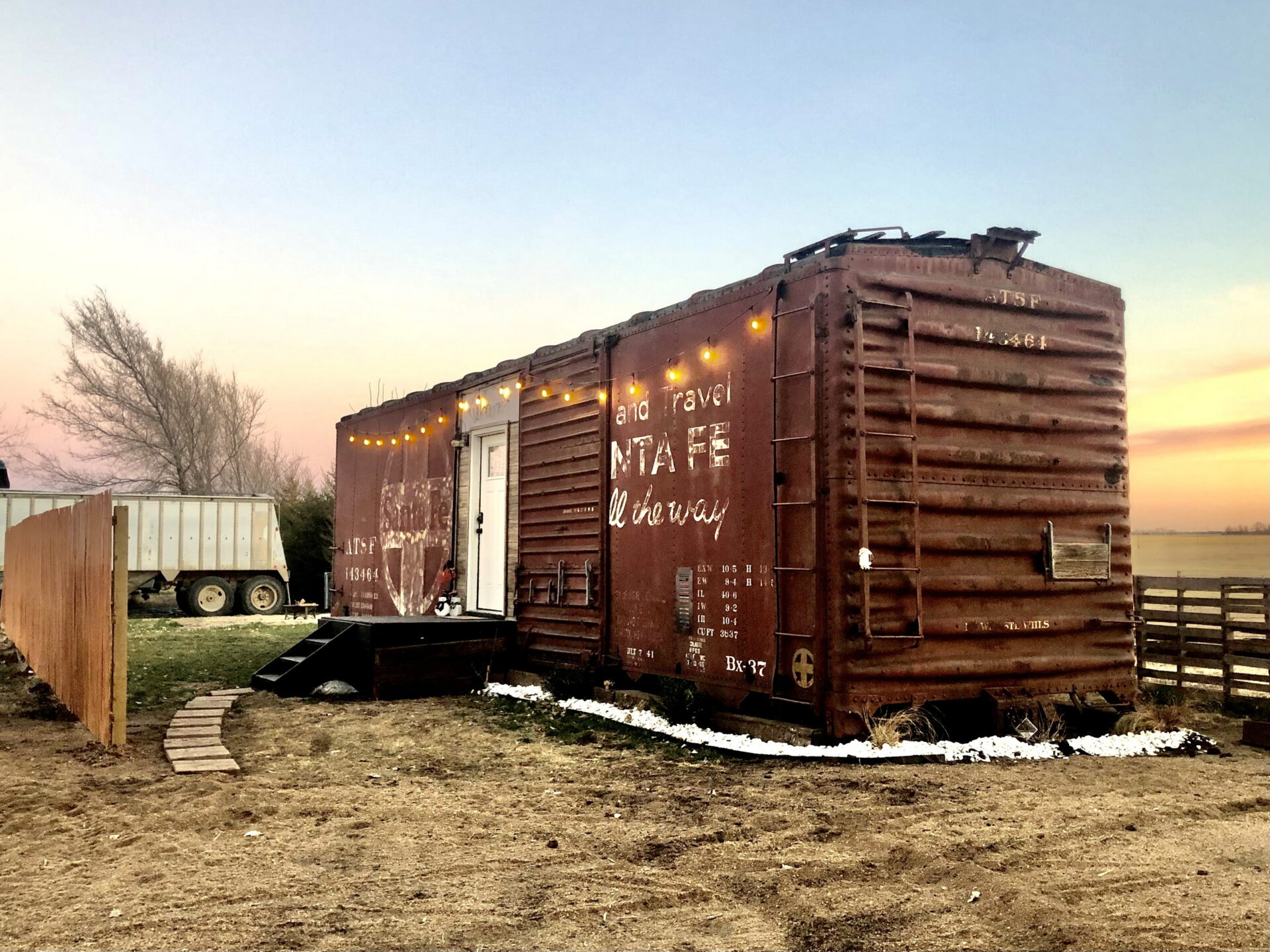 The Remarkable Transformation Of A 1941 Santa Fe Train Car Into A Cozy ...