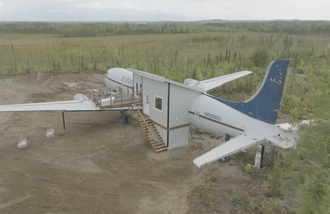 They Made A House Out Of An Old Retired Airplane!